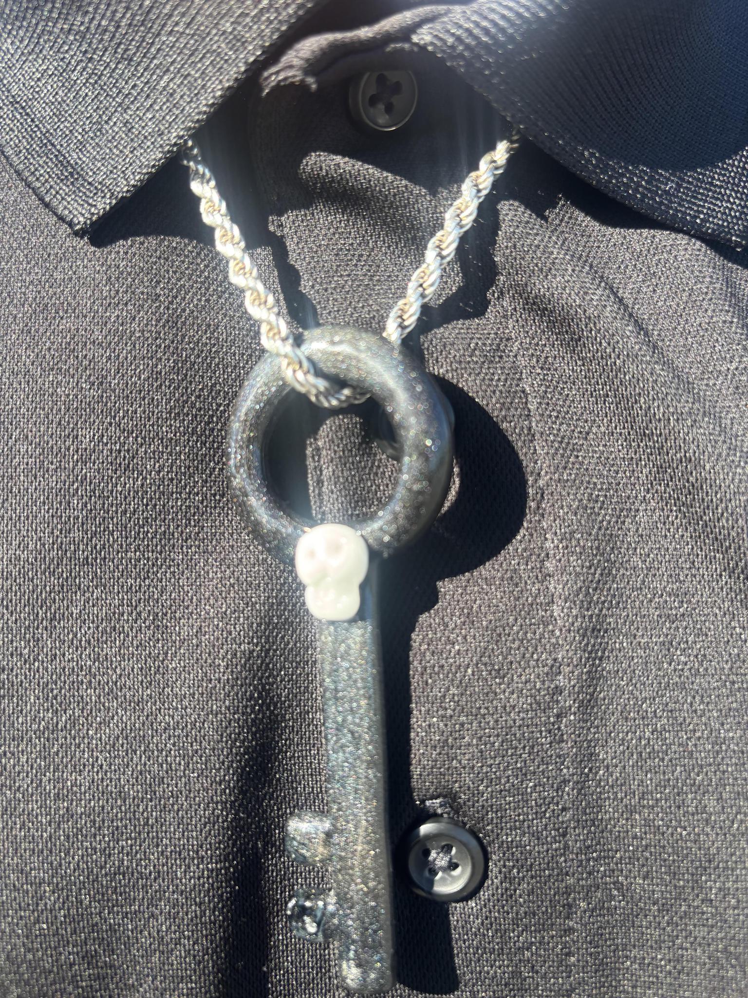 Filla John Key with Skull Pendant – Nikk Drips